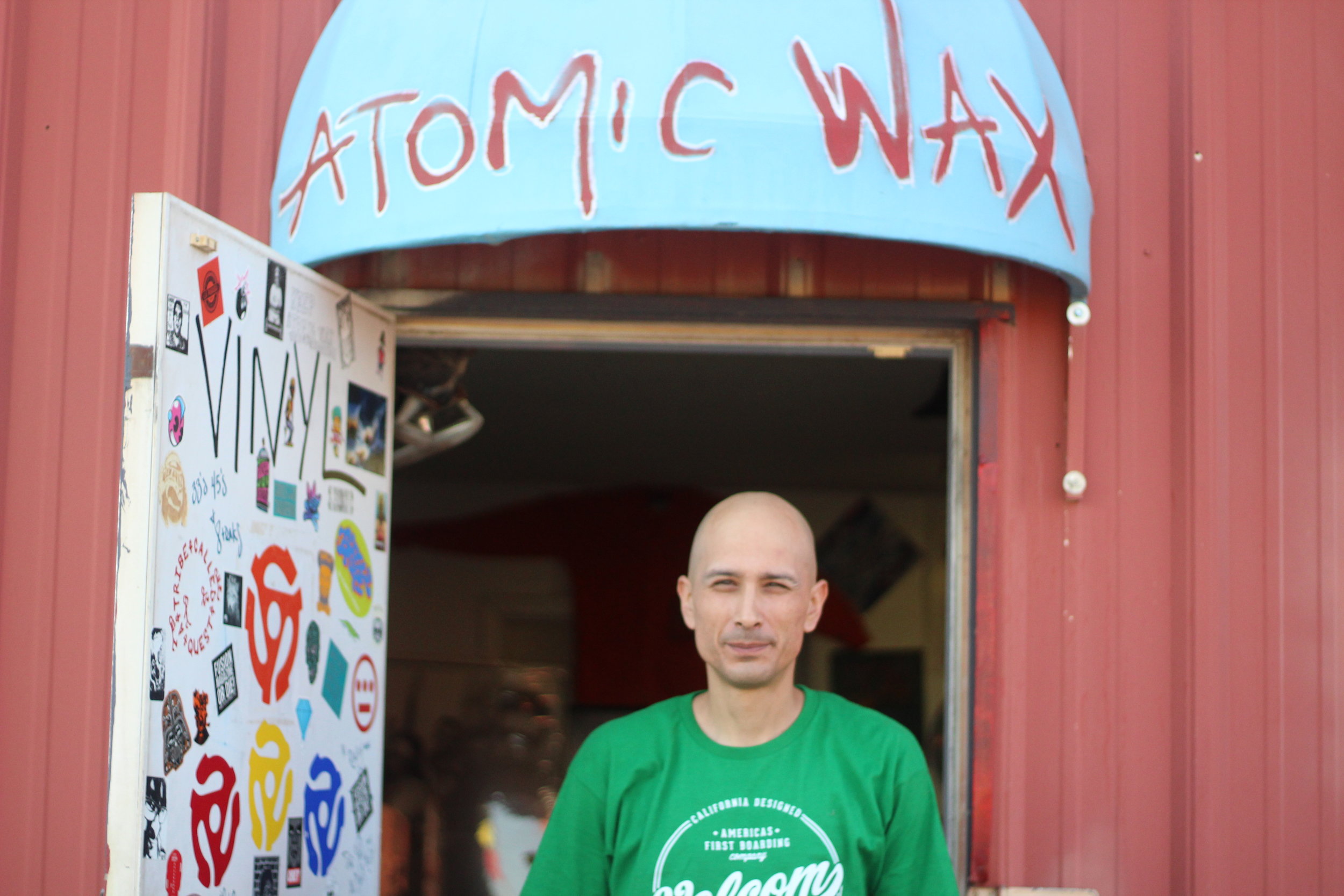 Raul Garcia – Atomic Wax – Con Safos Magazine